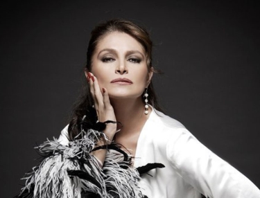 Contratación de Daniela Romo | Agencia de Artistas