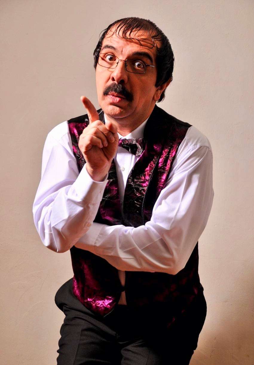 Contratación de Gustavo Murguia | Comediantes para eventos